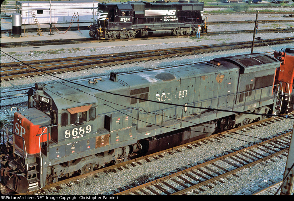 SP 8689 and NS 2744 at NS Oliver Yard